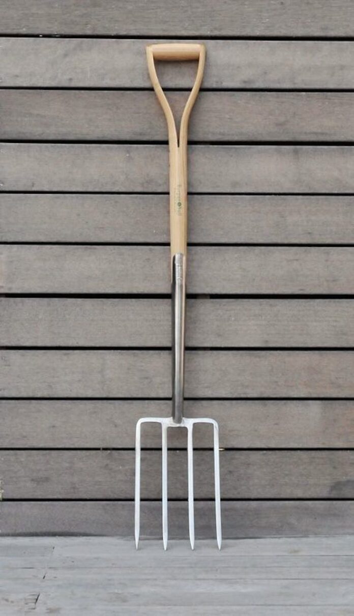 11 essential gardening tools every gardener needs - 11 essential ...