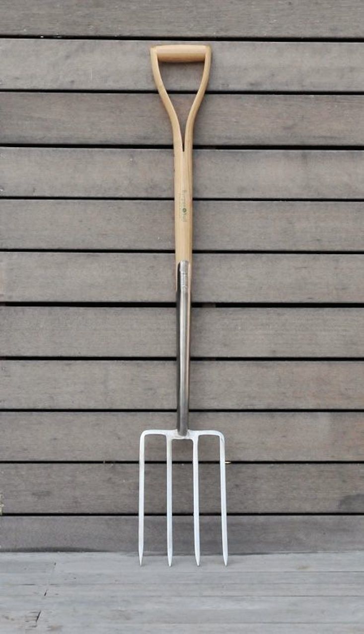 11 essential gardening tools every gardener needs - 11 essential ...